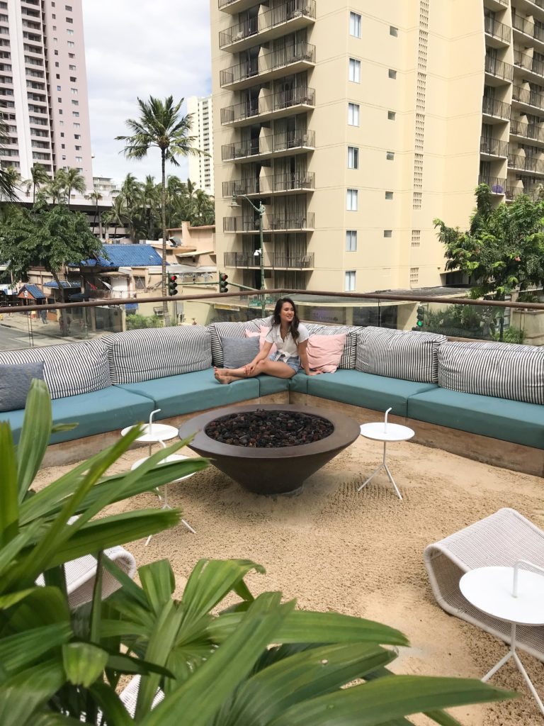 The Laylow, Autograph Collection hotel Waikiki, Oahu - Cam & Tay